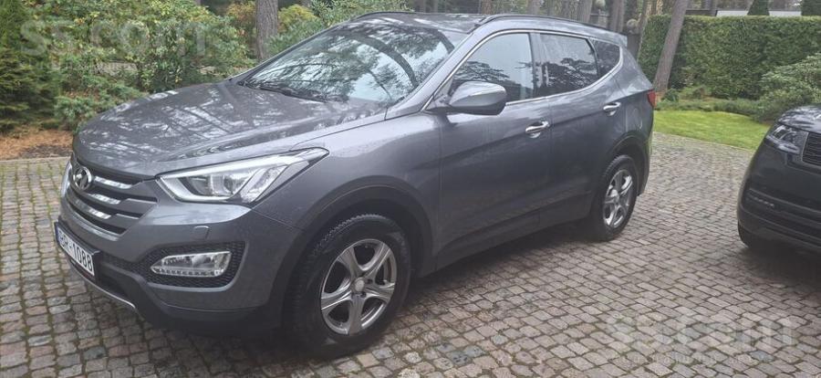 Grey Hyundai Santa Fe 2013 in Jurmala, with an engine capacity of 2.20 L and mileage of 169 thousand km for 10000 €, photo 6 on AUTOMOTO.COM.LV