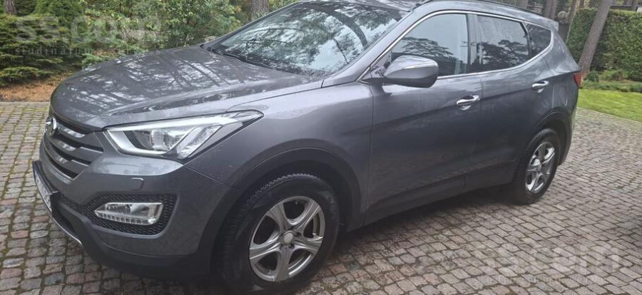 Grey Hyundai Santa Fe 2013 in Jurmala, with an engine capacity of 2.20 L and mileage of 169 thousand km for 10000 €, photo 7 on AUTOMOTO.COM.LV