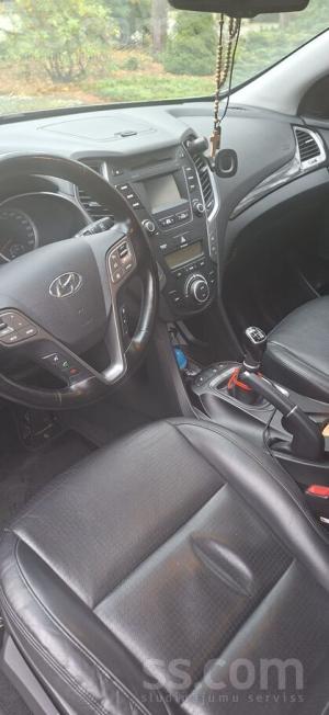 Grey Hyundai Santa Fe 2013 in Jurmala, with an engine capacity of 2.20 L and mileage of 169 thousand km for 10000 €, photo 8 on AUTOMOTO.COM.LV