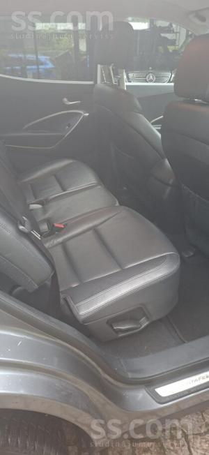 Grey Hyundai Santa Fe 2013 in Jurmala, with an engine capacity of 2.20 L and mileage of 169 thousand km for 10000 €, photo 10 on AUTOMOTO.COM.LV