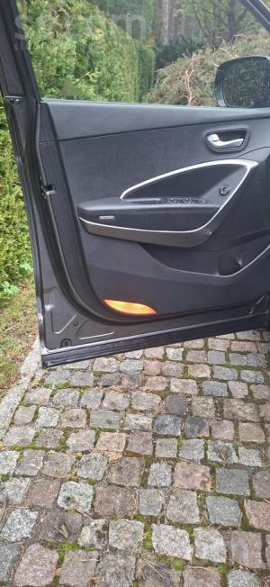 Grey Hyundai Santa Fe 2013 in Jurmala, with an engine capacity of 2.20 L and mileage of 169 thousand km for 10000 €, photo 11 on AUTOMOTO.COM.LV