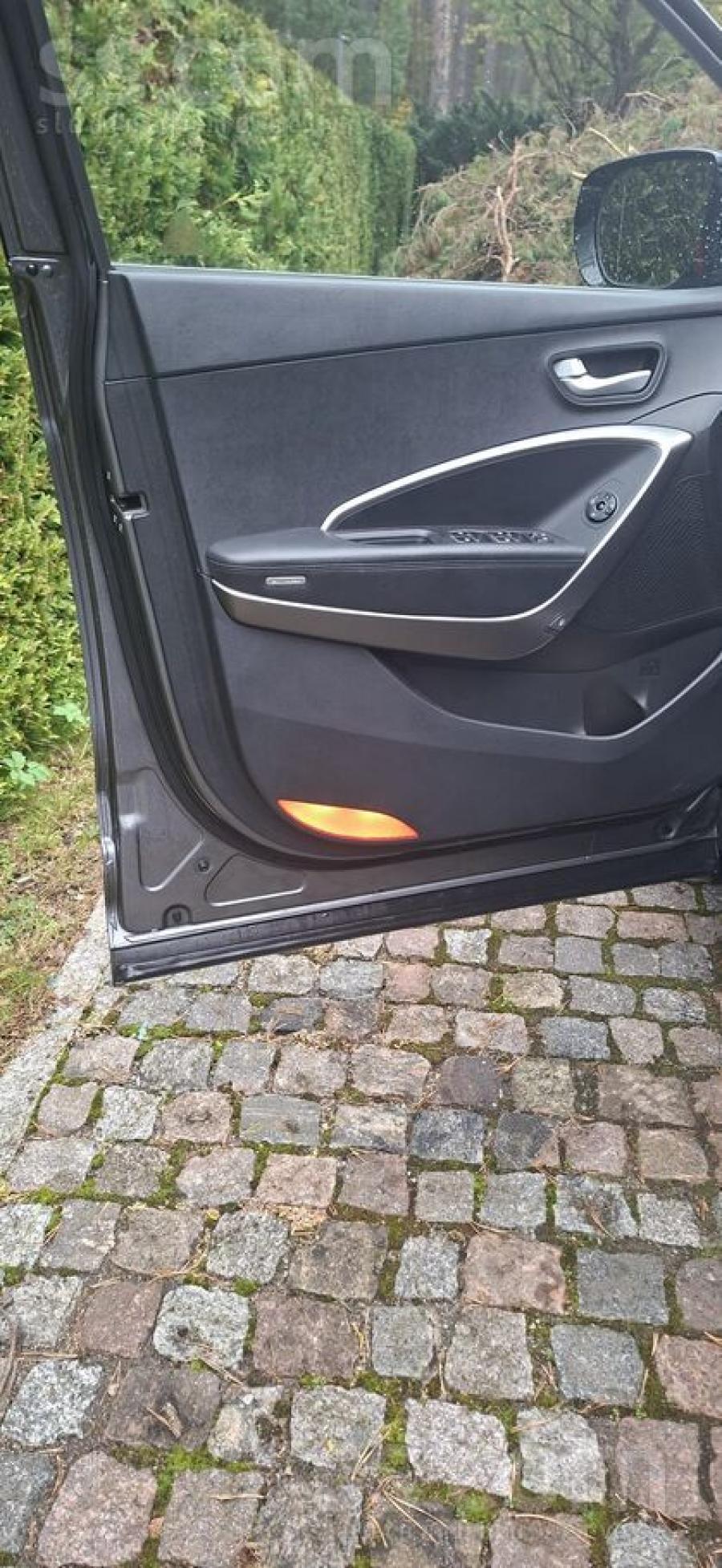 Grey Hyundai Santa Fe 2013 in Jurmala, with an engine capacity of 2.20 L and mileage of 169 thousand km for 10000 €, photo 11 on AUTOMOTO.COM.LV