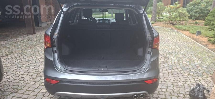 Grey Hyundai Santa Fe 2013 in Jurmala, with an engine capacity of 2.20 L and mileage of 169 thousand km for 10000 €, photo 14 on AUTOMOTO.COM.LV
