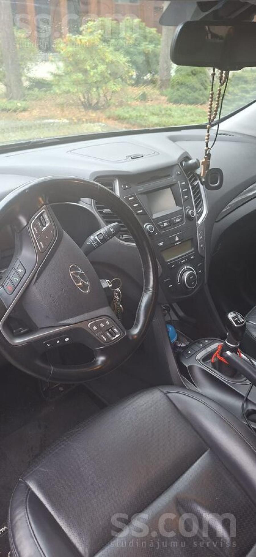 Grey Hyundai Santa Fe 2013 in Jurmala, with an engine capacity of 2.20 L and mileage of 169 thousand km for 10000 €, photo 15 on AUTOMOTO.COM.LV