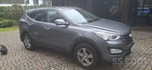 Pelēks Hyundai Santa Fe 2013 Jūrmala, ar dzinēja tilpumu 2.20 L un nobraukumu 169 tūkst. km par 10000 €, foto 5 vietnē AUTOMOTO.COM.LV