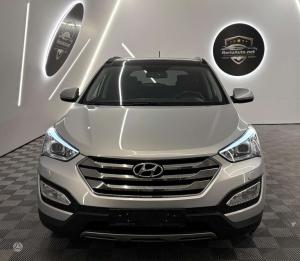 Grey Hyundai Santa Fe 2014 in Marijampole, with an engine capacity of 2.19 L and mileage of 223 thousand km for 10650 €, photo 26 on AUTOMOTO.COM.LV