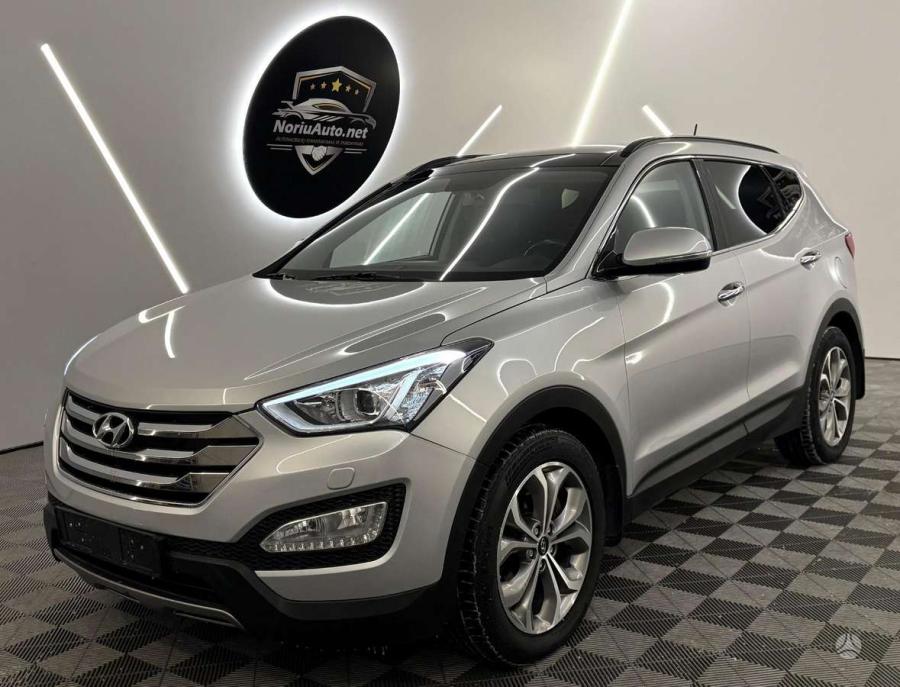 Grey Hyundai Santa Fe 2014 in Marijampole, with an engine capacity of 2.19 L and mileage of 223 thousand km for 10650 €, photo 28 on AUTOMOTO.COM.LV