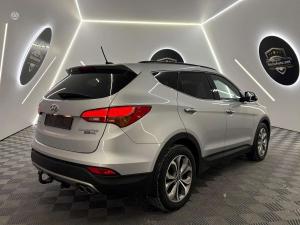 Grey Hyundai Santa Fe 2014 in Marijampole, with an engine capacity of 2.19 L and mileage of 223 thousand km for 10650 €, photo 30 on AUTOMOTO.COM.LV