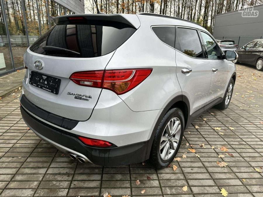 Pelēks Hyundai Santa Fe 2014 Kauņa, ar dzinēja tilpumu 2.20 L un nobraukumu 295 tūkst. km par 8500 €, foto 4 vietnē AUTOMOTO.COM.LV
