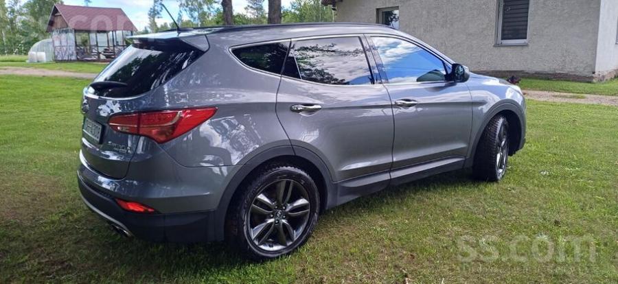 Pelēks Hyundai Santa Fe 2014 Madona, ar dzinēja tilpumu 2.20 L un nobraukumu 255 tūkst. km par 12000 €, foto 7 vietnē AUTOMOTO.COM.LV