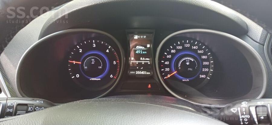Pelēks Hyundai Santa Fe 2014 Madona, ar dzinēja tilpumu 2.20 L un nobraukumu 255 tūkst. km par 12000 €, foto 14 vietnē AUTOMOTO.COM.LV