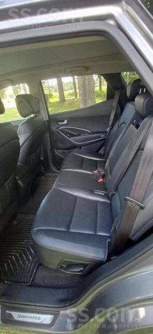 Pelēks Hyundai Santa Fe 2014 Madona, ar dzinēja tilpumu 2.20 L un nobraukumu 255 tūkst. km par 12000 €, foto 15 vietnē AUTOMOTO.COM.LV