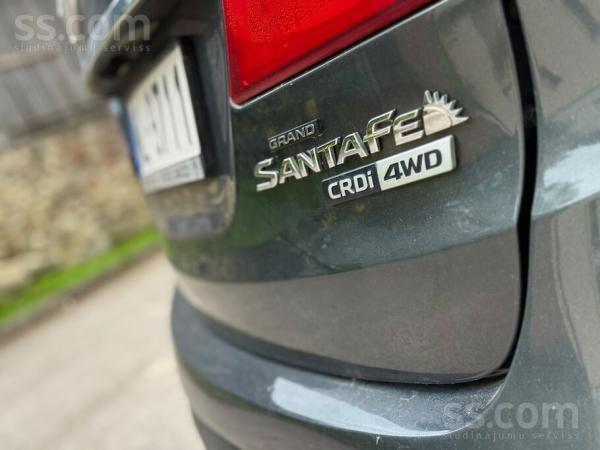 Pelēks Hyundai Santa Fe 2014 Talsi, ar dzinēja tilpumu 2.20 L un nobraukumu 272 tūkst. km par 12200 €, foto 3 vietnē AUTOMOTO.COM.LV