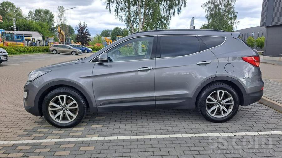 Pelēks Hyundai Santa Fe 2014 Rīga, ar dzinēja tilpumu 2.20 L un nobraukumu 174 tūkst. km par 13400 €, foto 3 vietnē AUTOMOTO.COM.LV