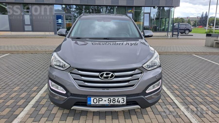 Pelēks Hyundai Santa Fe 2014 Rīga, ar dzinēja tilpumu 2.20 L un nobraukumu 174 tūkst. km par 13400 €, foto 9 vietnē AUTOMOTO.COM.LV