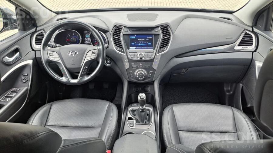 Pelēks Hyundai Santa Fe 2014 Rīga, ar dzinēja tilpumu 2.20 L un nobraukumu 174 tūkst. km par 13400 €, foto 11 vietnē AUTOMOTO.COM.LV