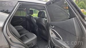 Pelēks Hyundai Santa Fe 2014 Rīga, ar dzinēja tilpumu 2.20 L un nobraukumu 174 tūkst. km par 13400 €, foto 14 vietnē AUTOMOTO.COM.LV