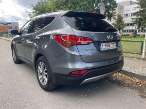 Grey Hyundai Santa Fe 2014 in Taurage, with an engine capacity of 2.00 L and mileage of 260 thousand km for 7800 €, photo 5 on AUTOMOTO.COM.LV
