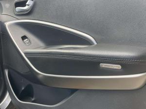 Grey Hyundai Santa Fe 2014 in Taurage, with an engine capacity of 2.00 L and mileage of 260 thousand km for 7800 €, photo 10 on AUTOMOTO.COM.LV