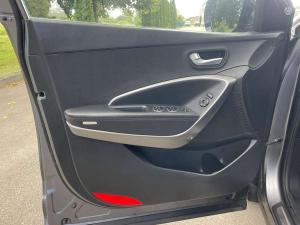Grey Hyundai Santa Fe 2014 in Taurage, with an engine capacity of 2.00 L and mileage of 260 thousand km for 7800 €, photo 12 on AUTOMOTO.COM.LV