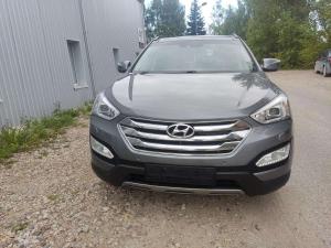 Grey Hyundai Santa Fe 2014 in Ukmerge, with an engine capacity of 2.20 L and mileage of 253 thousand km for 9000 €, photo  on AUTOMOTO.COM.LV