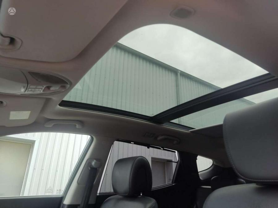 Grey Hyundai Santa Fe 2014 in Ukmerge, with an engine capacity of 2.20 L and mileage of 253 thousand km for 9000 €, photo 10 on AUTOMOTO.COM.LV