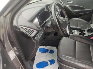Grey Hyundai Santa Fe 2014 in Ukmerge, with an engine capacity of 2.20 L and mileage of 253 thousand km for 9000 €, photo 18 on AUTOMOTO.COM.LV