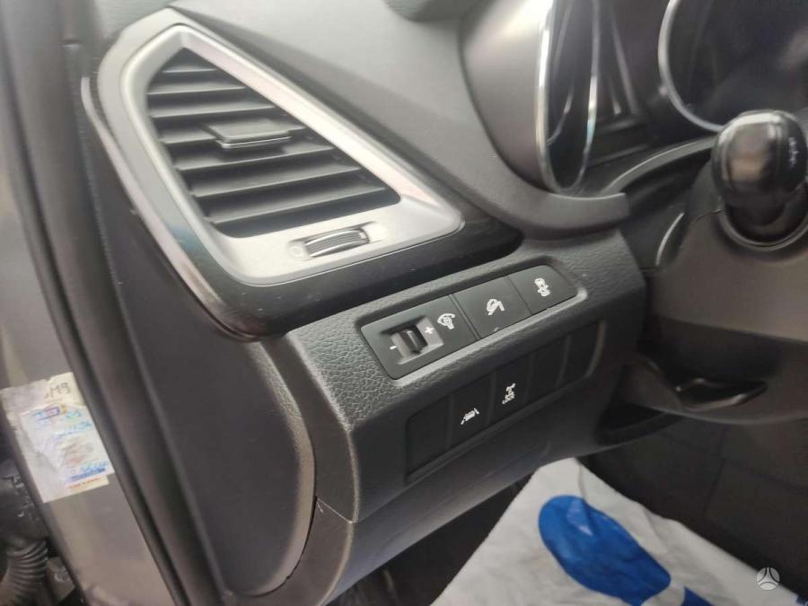 Pelēks Hyundai Santa Fe 2014 Ukmergė, ar dzinēja tilpumu 2.20 L un nobraukumu 252 tūkst. km par 8300 €, foto 16 vietnē AUTOMOTO.COM.LV