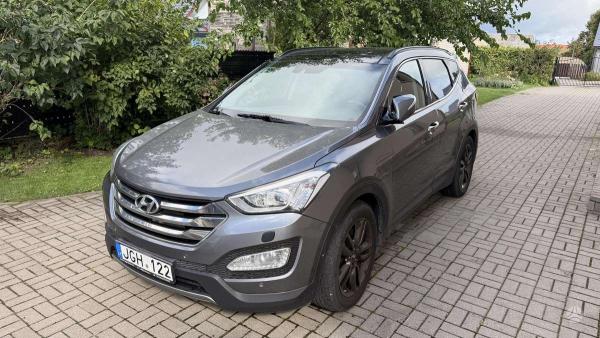 Хендай Санта Фе 2014 в Вевис на AUTOMOTO.COM.LV Серый Хендай Санта Фе 2014 в Вевис, объемом двигателя 2.20 л и пробегом 185 тыс. км за 8500 €, фото 1 на AUTOMOTO.COM.LV