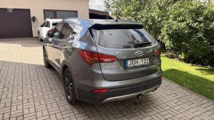 Grey Hyundai Santa Fe 2014 in Vievis, with an engine capacity of 2.20 L and mileage of 185 thousand km for 8500 €, photo 5 on AUTOMOTO.COM.LV