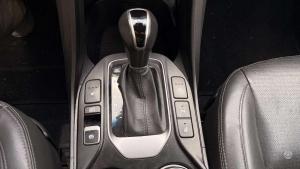 Grey Hyundai Santa Fe 2014 in Vievis, with an engine capacity of 2.20 L and mileage of 185 thousand km for 8500 €, photo 13 on AUTOMOTO.COM.LV