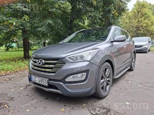 Pelēks Hyundai Santa Fe 2014 Rīga, ar dzinēja tilpumu 2.20 L un nobraukumu 257 tūkst. km par 9400 €, foto 3 vietnē AUTOMOTO.COM.LV