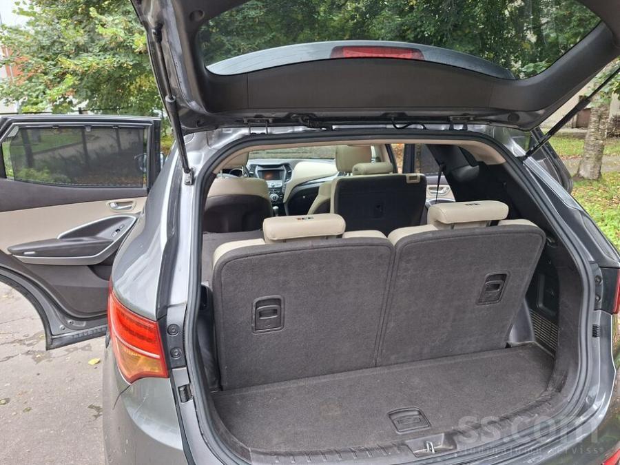 Pelēks Hyundai Santa Fe 2014 Rīga, ar dzinēja tilpumu 2.20 L un nobraukumu 257 tūkst. km par 9400 €, foto 6 vietnē AUTOMOTO.COM.LV