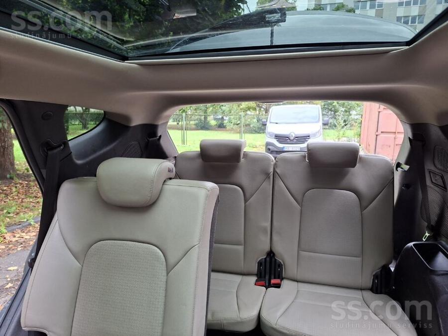 Pelēks Hyundai Santa Fe 2014 Rīga, ar dzinēja tilpumu 2.20 L un nobraukumu 257 tūkst. km par 9400 €, foto 7 vietnē AUTOMOTO.COM.LV