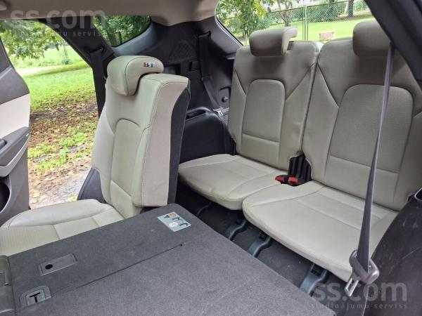 Pelēks Hyundai Santa Fe 2014 Rīga, ar dzinēja tilpumu 2.20 L un nobraukumu 257 tūkst. km par 9400 €, foto 9 vietnē AUTOMOTO.COM.LV