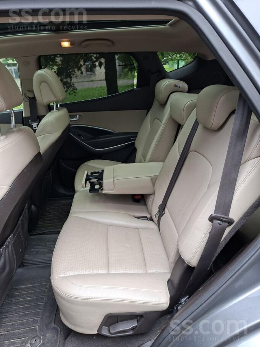Pelēks Hyundai Santa Fe 2014 Rīga, ar dzinēja tilpumu 2.20 L un nobraukumu 257 tūkst. km par 9400 €, foto 10 vietnē AUTOMOTO.COM.LV