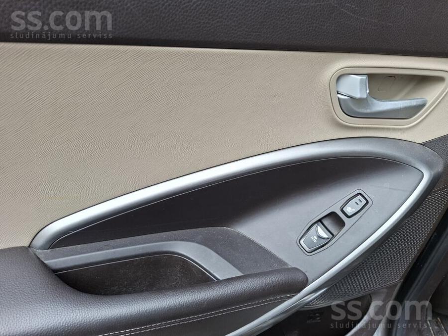 Pelēks Hyundai Santa Fe 2014 Rīga, ar dzinēja tilpumu 2.20 L un nobraukumu 257 tūkst. km par 9400 €, foto 15 vietnē AUTOMOTO.COM.LV