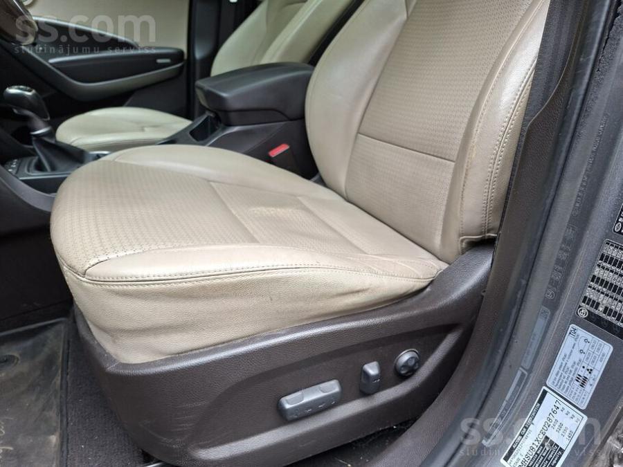 Pelēks Hyundai Santa Fe 2014 Rīga, ar dzinēja tilpumu 2.20 L un nobraukumu 257 tūkst. km par 9400 €, foto 17 vietnē AUTOMOTO.COM.LV