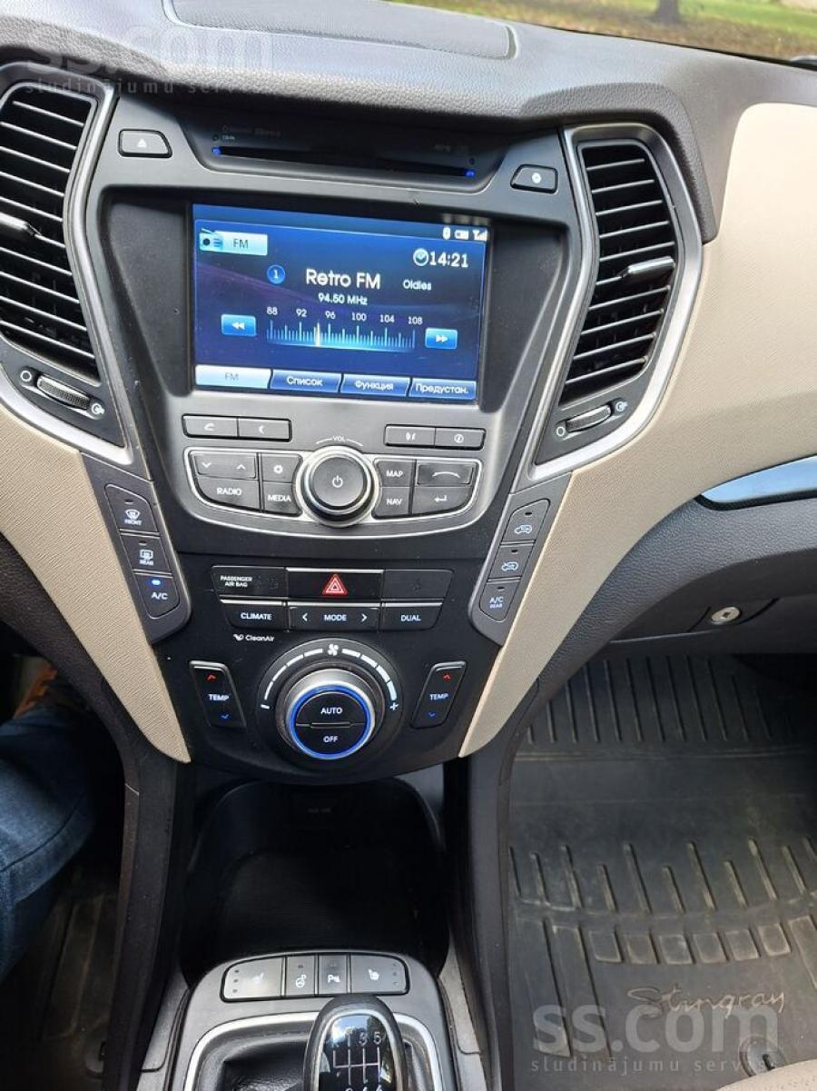 Pelēks Hyundai Santa Fe 2014 Rīga, ar dzinēja tilpumu 2.20 L un nobraukumu 257 tūkst. km par 9400 €, foto 19 vietnē AUTOMOTO.COM.LV