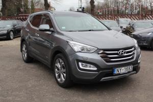 Pelēks Hyundai Santa Fe 2015 Rīga, ar dzinēja tilpumu 2.20 L un nobraukumu 230 tūkst. km par 13250 €, foto  vietnē AUTOMOTO.COM.LV