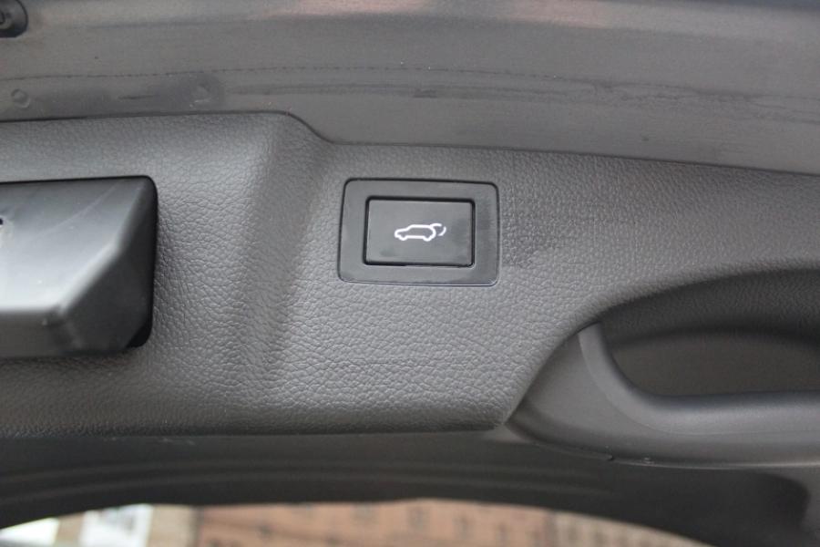 Pelēks Hyundai Santa Fe 2015 Rīga, ar dzinēja tilpumu 2.20 L un nobraukumu 230 tūkst. km par 13250 €, foto 3 vietnē AUTOMOTO.COM.LV