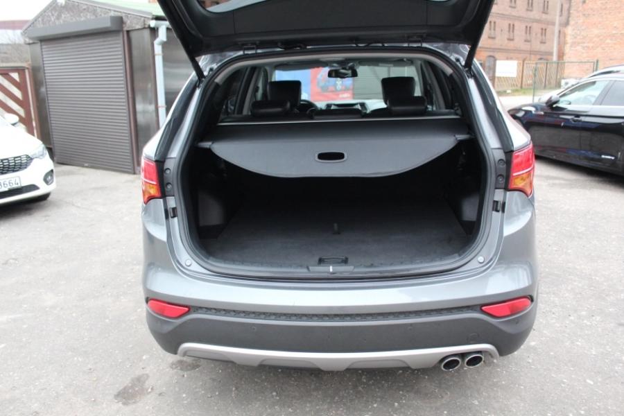 Pelēks Hyundai Santa Fe 2015 Rīga, ar dzinēja tilpumu 2.20 L un nobraukumu 230 tūkst. km par 13250 €, foto 4 vietnē AUTOMOTO.COM.LV