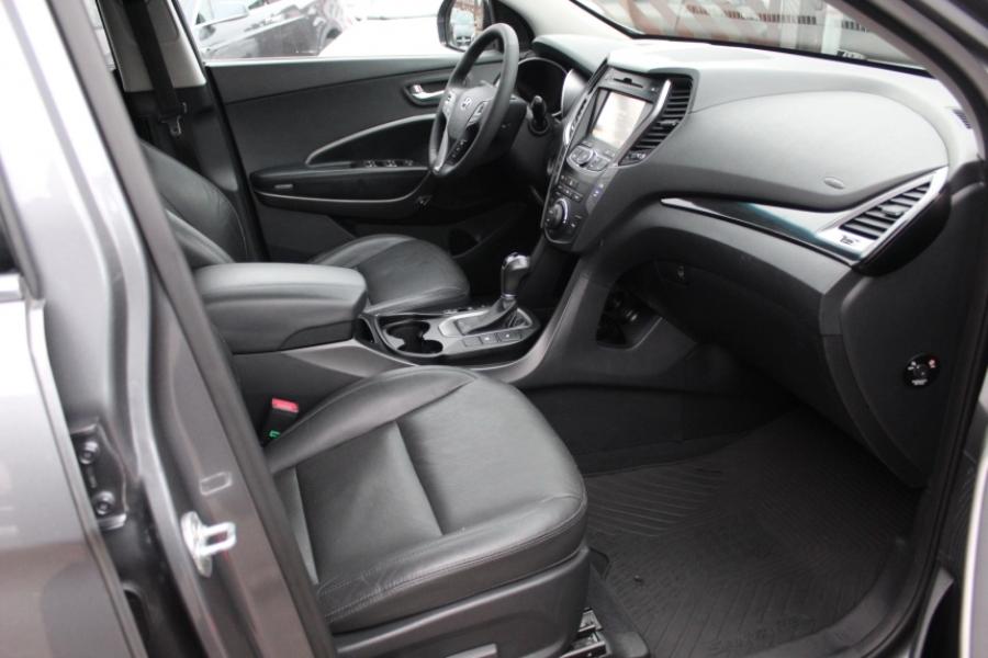 Pelēks Hyundai Santa Fe 2015 Rīga, ar dzinēja tilpumu 2.20 L un nobraukumu 230 tūkst. km par 13250 €, foto 7 vietnē AUTOMOTO.COM.LV