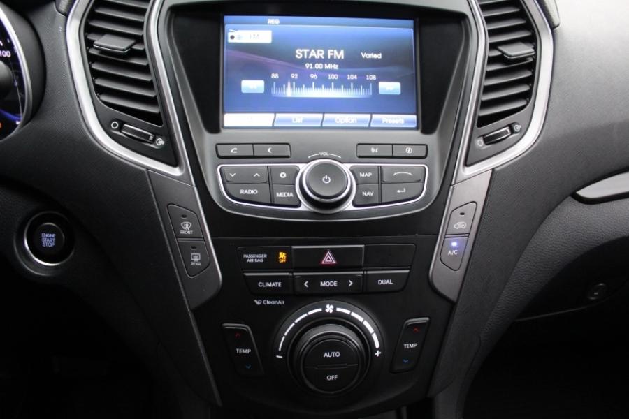 Pelēks Hyundai Santa Fe 2015 Rīga, ar dzinēja tilpumu 2.20 L un nobraukumu 230 tūkst. km par 13250 €, foto 9 vietnē AUTOMOTO.COM.LV