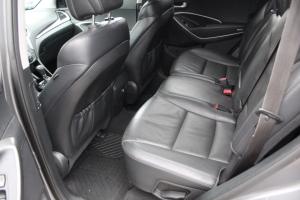 Pelēks Hyundai Santa Fe 2015 Rīga, ar dzinēja tilpumu 2.20 L un nobraukumu 230 tūkst. km par 13250 €, foto 15 vietnē AUTOMOTO.COM.LV