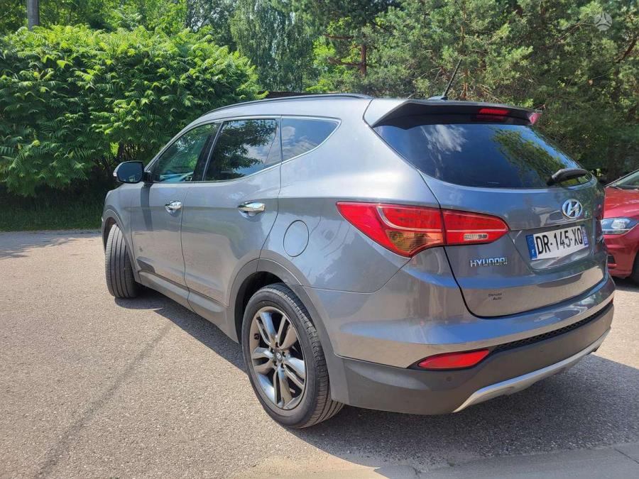 Pelēks Hyundai Santa Fe 2015 Utena, ar dzinēja tilpumu 2.20 L un nobraukumu 281 tūkst. km par 9150 €, foto 12 vietnē AUTOMOTO.COM.LV