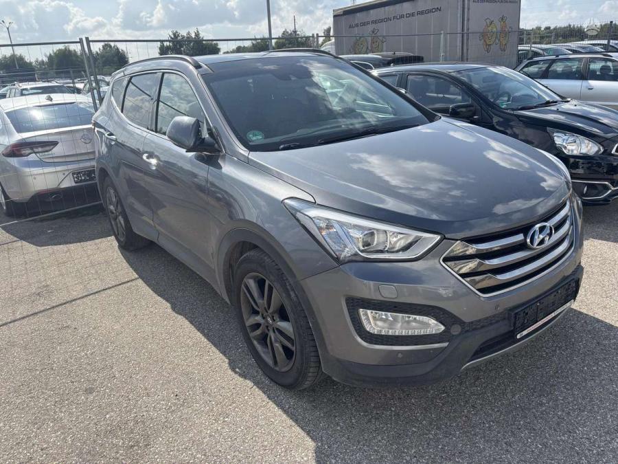 Pelēks Hyundai Santa Fe 2015 Marijampole, ar dzinēja tilpumu 2.20 L un nobraukumu 205 tūkst. km par 7700 €, foto 6 vietnē AUTOMOTO.COM.LV