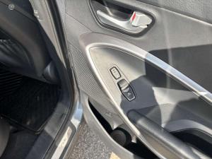Pelēks Hyundai Santa Fe 2015 Marijampole, ar dzinēja tilpumu 2.20 L un nobraukumu 205 tūkst. km par 7700 €, foto 14 vietnē AUTOMOTO.COM.LV