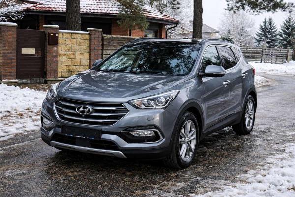 Pelēks Hyundai Santa Fe 2016 Viļņa, ar dzinēja tilpumu 2.20 L un nobraukumu 269 tūkst. km par 15500 €, foto 2 vietnē AUTOMOTO.COM.LV