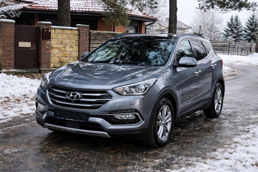 Pelēks Hyundai Santa Fe 2016 Viļņa, ar dzinēja tilpumu 2.20 L un nobraukumu 269 tūkst. km par 15500 €, foto 2 vietnē AUTOMOTO.COM.LV